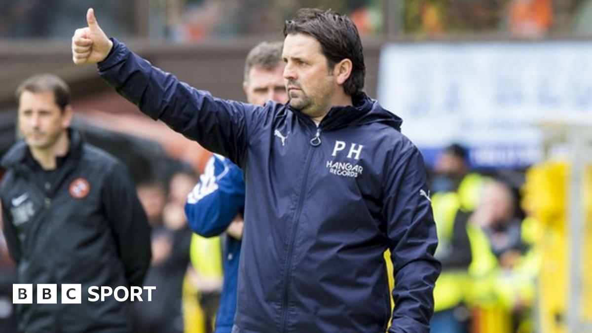 Dundee manager Paul Hartley on an upward trajectory - BBC Sport