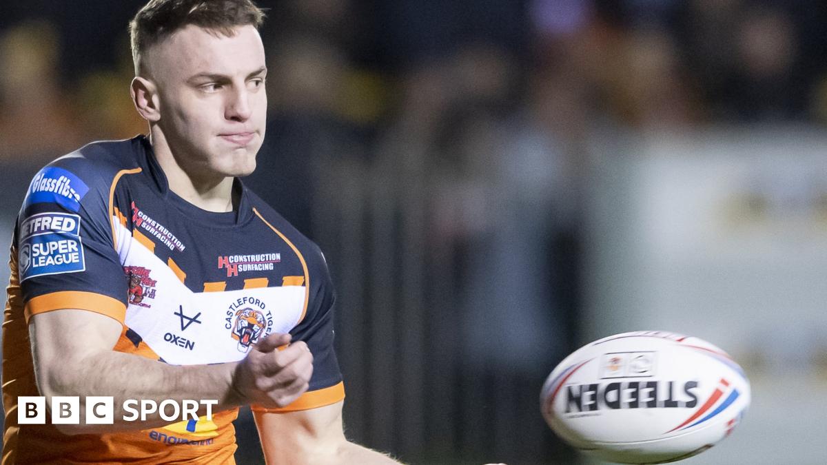 Jake Trueman: Hull FC sign Castleford Tigers half-back on three-year ...