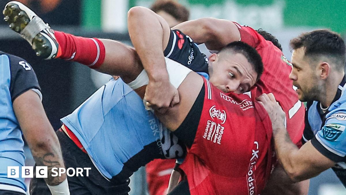 United Rugby Championship: Cardiff 23-29 Scarlets - Dwayne Peel's side ...