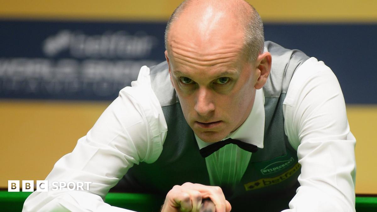 World Championship qualifiers: Peter Ebdon beats James Wattana - BBC Sport
