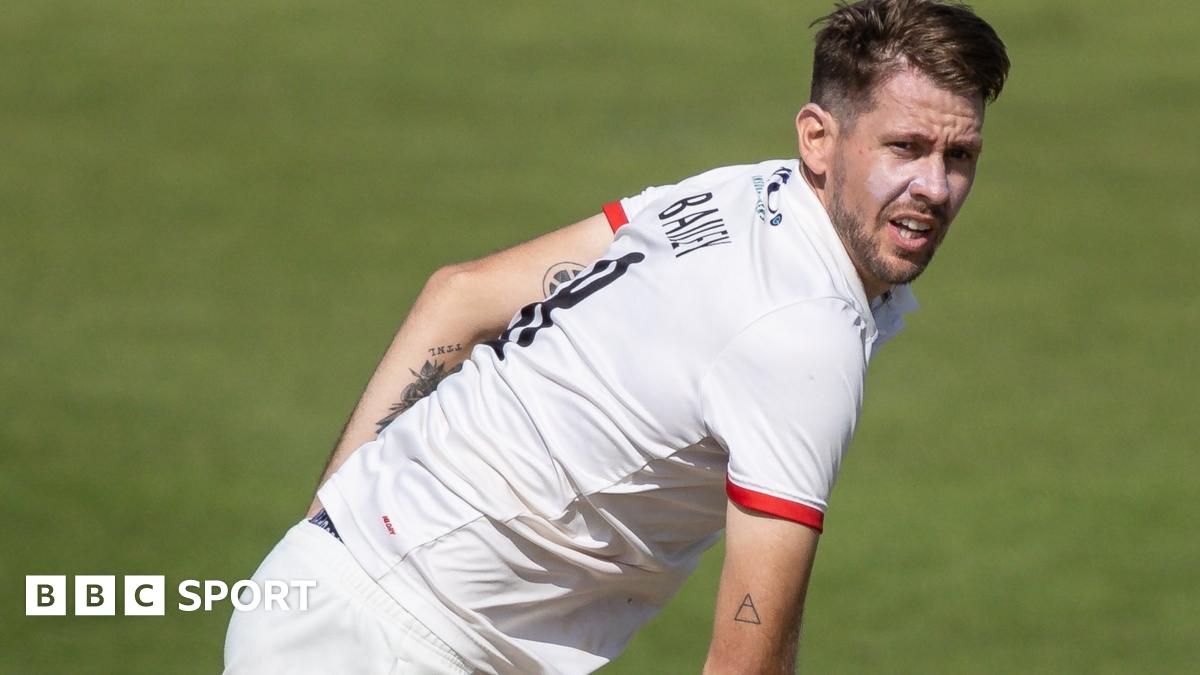 Tom Bailey: Lancashire seamer extends contract until end of 2026 - BBC ...