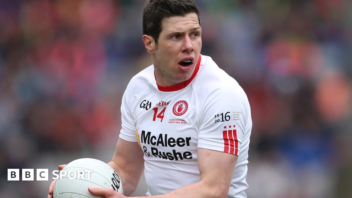Tyrone captain Sean Cavanagh to stay on for 2017 - BBC Sport