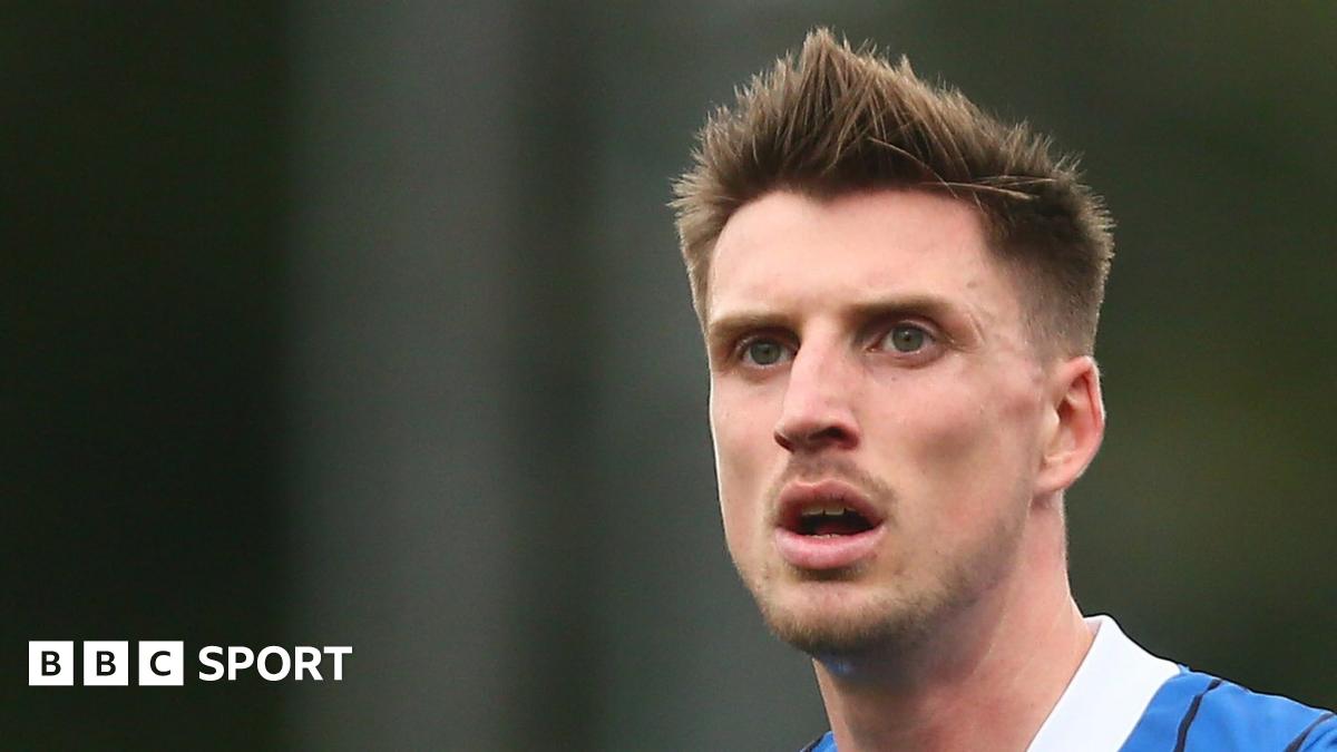 Jake Beesley: Blackpool sign Rochdale forward for undisclosed fee - BBC ...