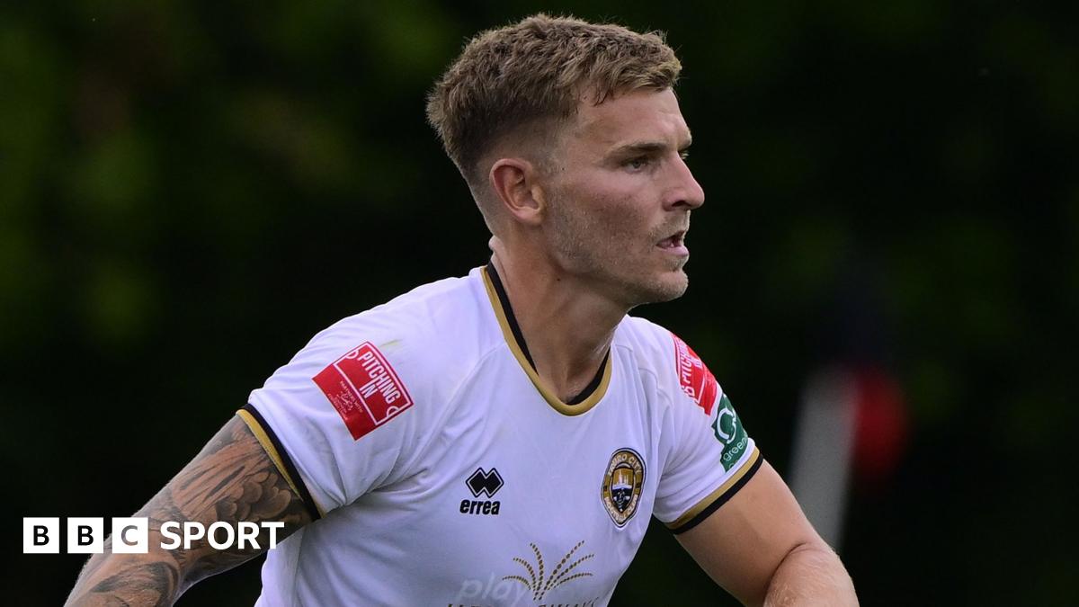 Truro City go top of table after 1-0 Hartley Wintney win - BBC Sport