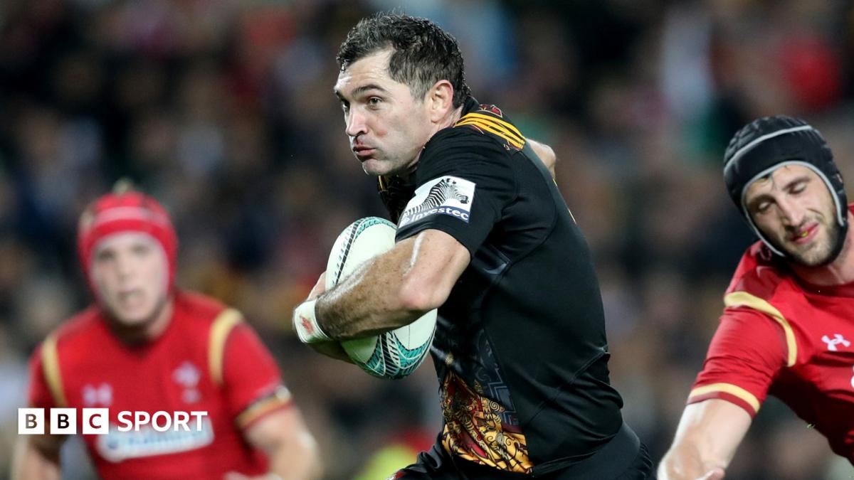 Chiefs 40-7 Wales - BBC Sport
