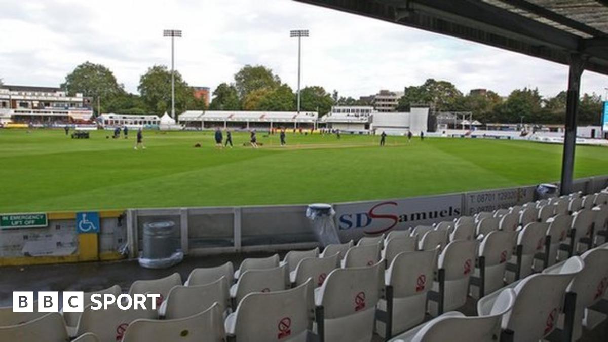 Essex chairman Nigel Hilliard steps down - BBC Sport