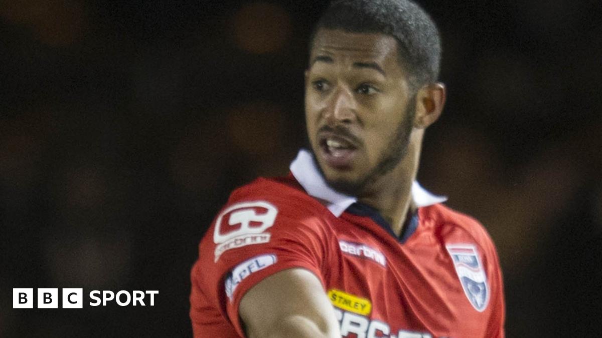 Oldham Athletic: Jamie Reckord and Luke Woodland sign - BBC Sport