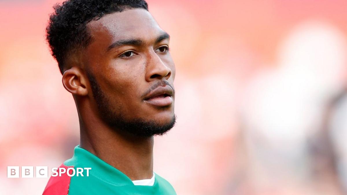 Tyrese Shade and Sol Brynn: Swindon sign winger and goalkeeper - BBC Sport