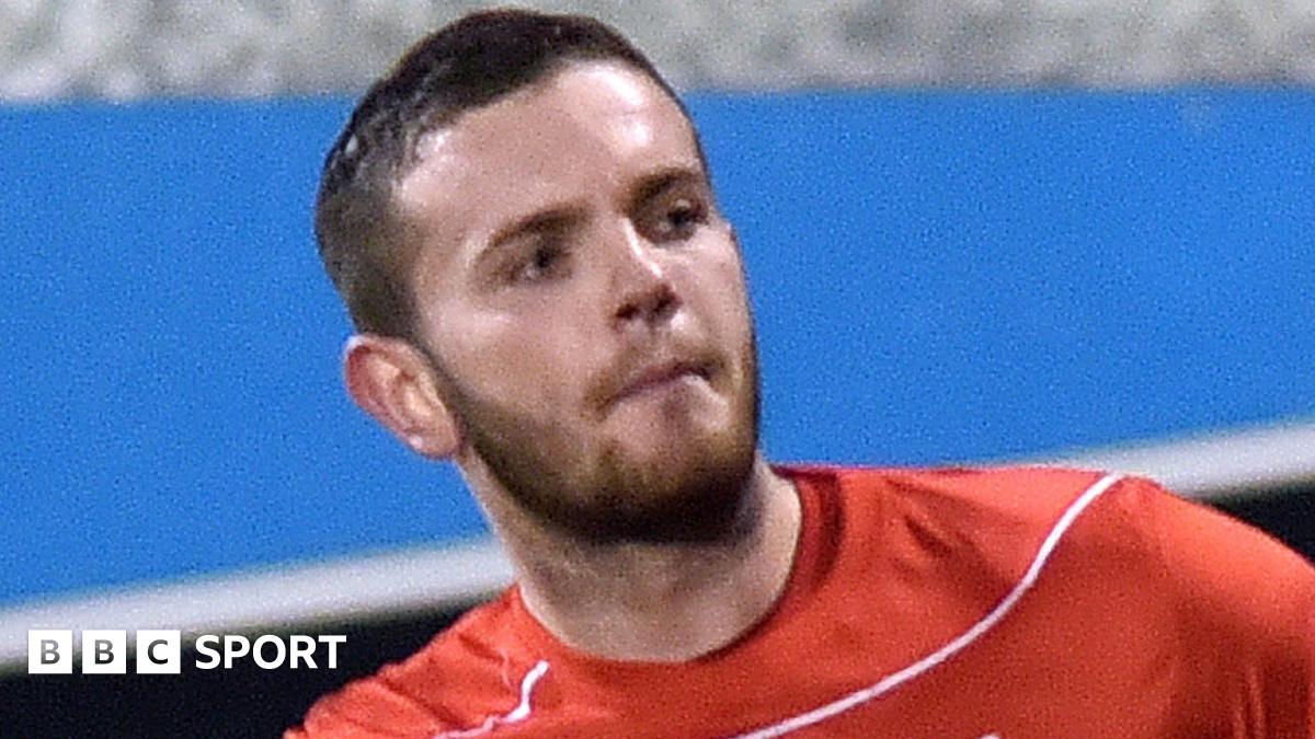 Darren Murray: Portadown release striker with immediate effect - BBC Sport