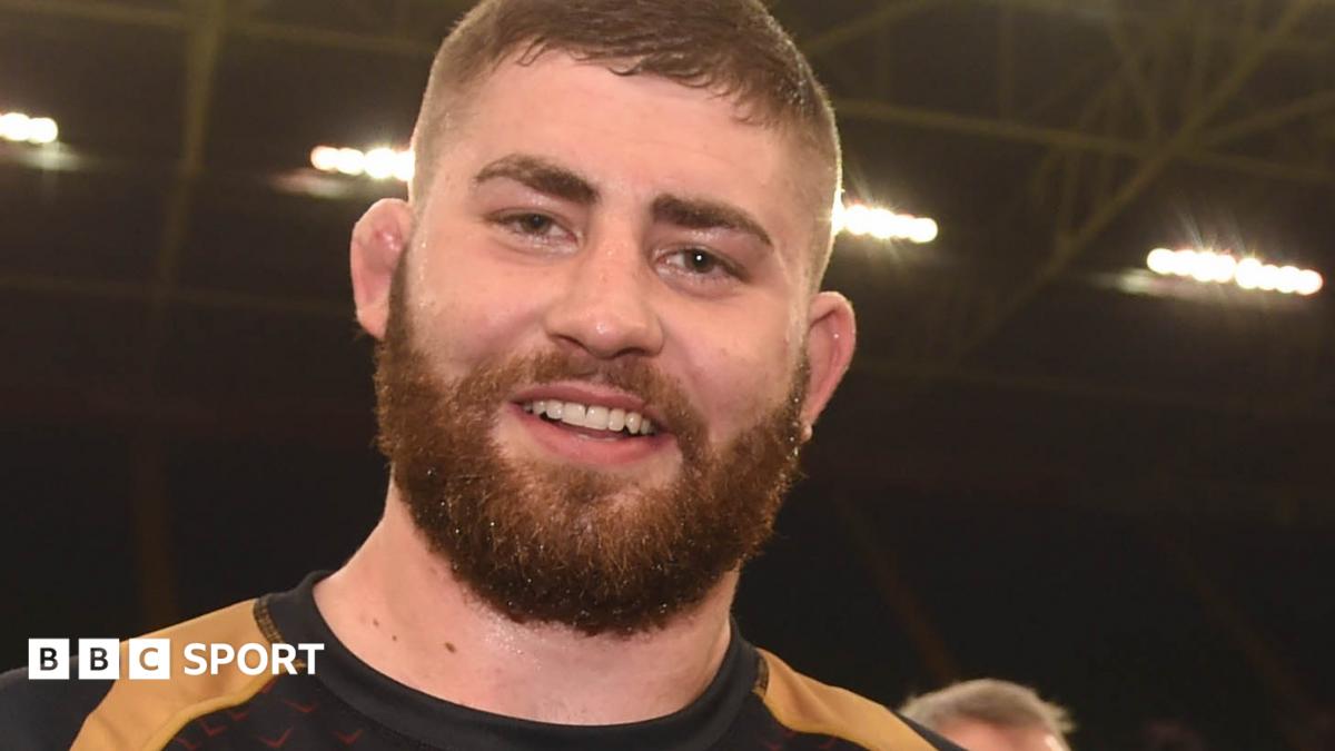 Maredydd Francis: RGC rugby player given four-year drugs ban - BBC Sport