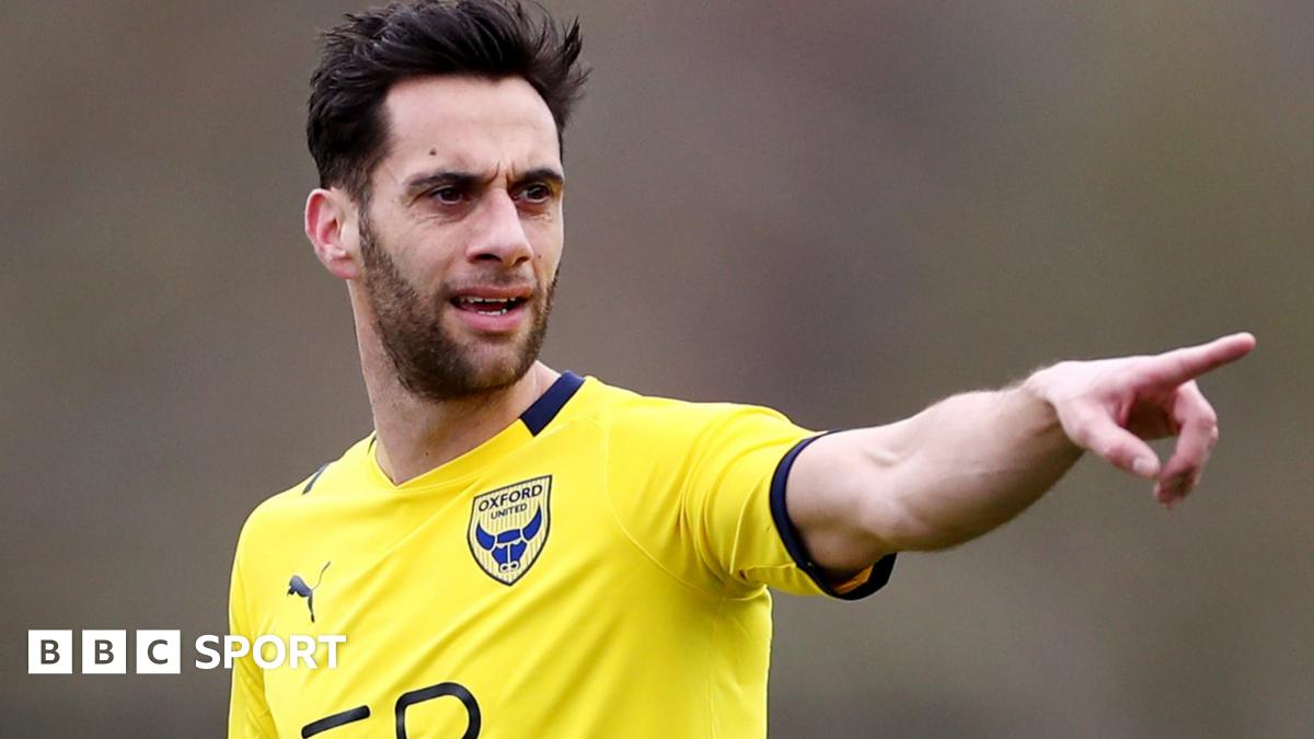 Sam Baldock: Oxford United agree two-year contract with striker - BBC Sport