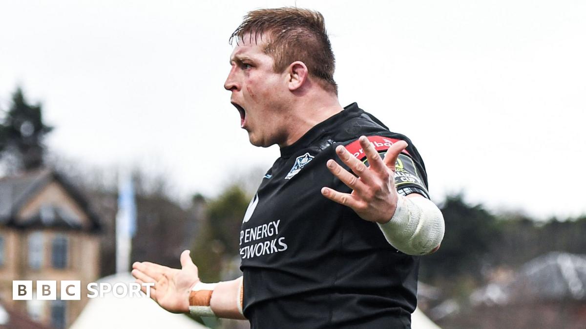 Glasgow Warriors 73-33 Dragons: Five-try Johnny Matthews creates club ...