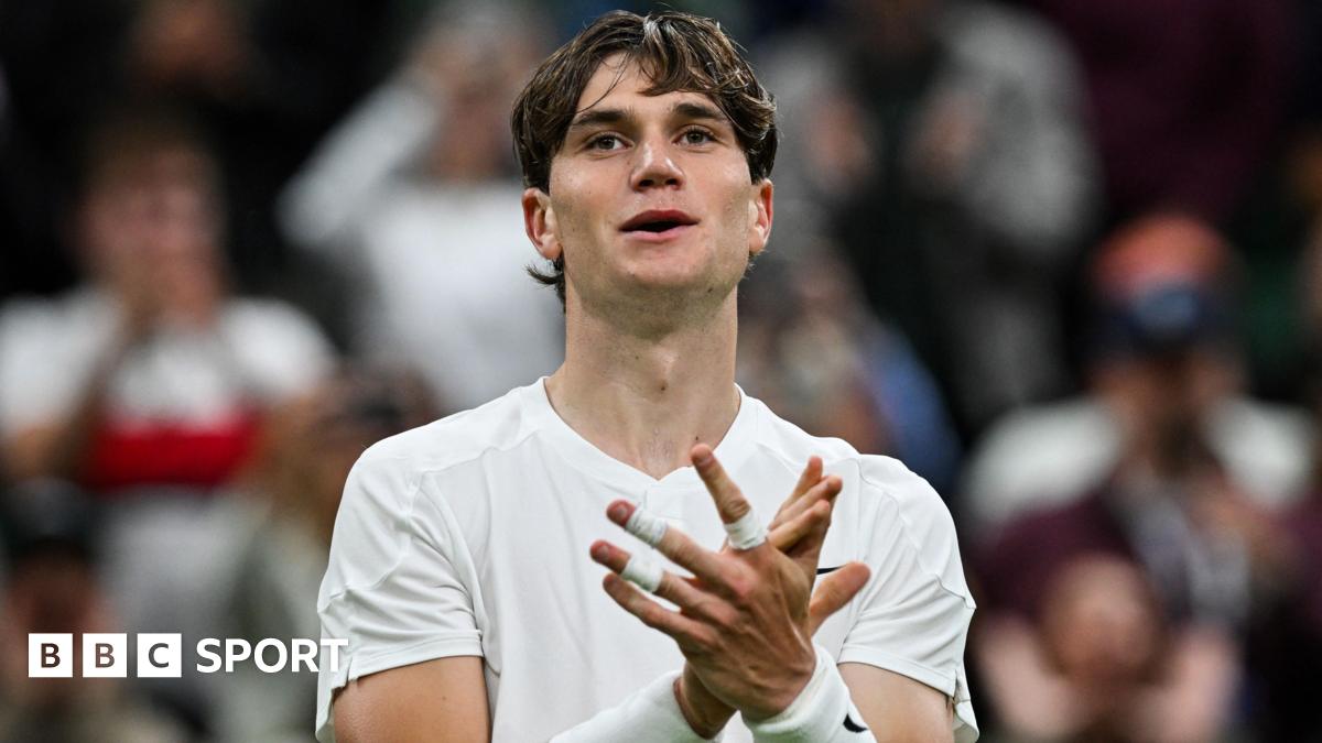 Wimbledon 2024 results: Jack Draper fills Andy Murray void with thrilling Centre Court win - BBC ...