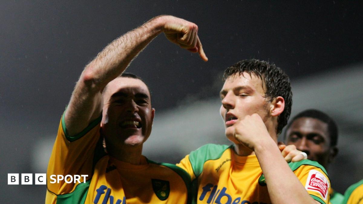 Former Norwich City striker Chris Martin on his FA Cup debut goal - BBC ...