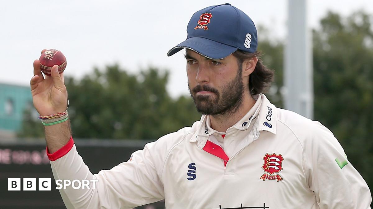 Shane Snater: Essex pace bowler agrees contract extension until 2025 ...