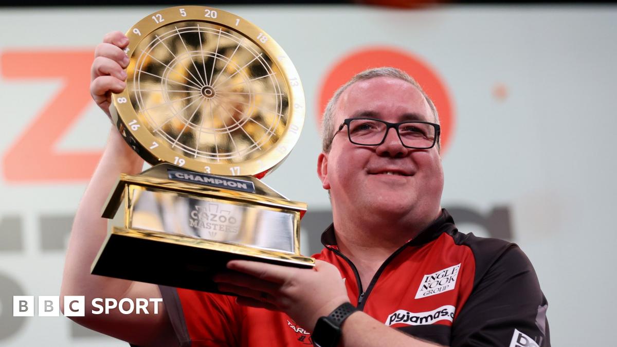 Cazoo Masters: Stephen Bunting beats Michael van Gerwen to win maiden televised PDC title - BBC ...