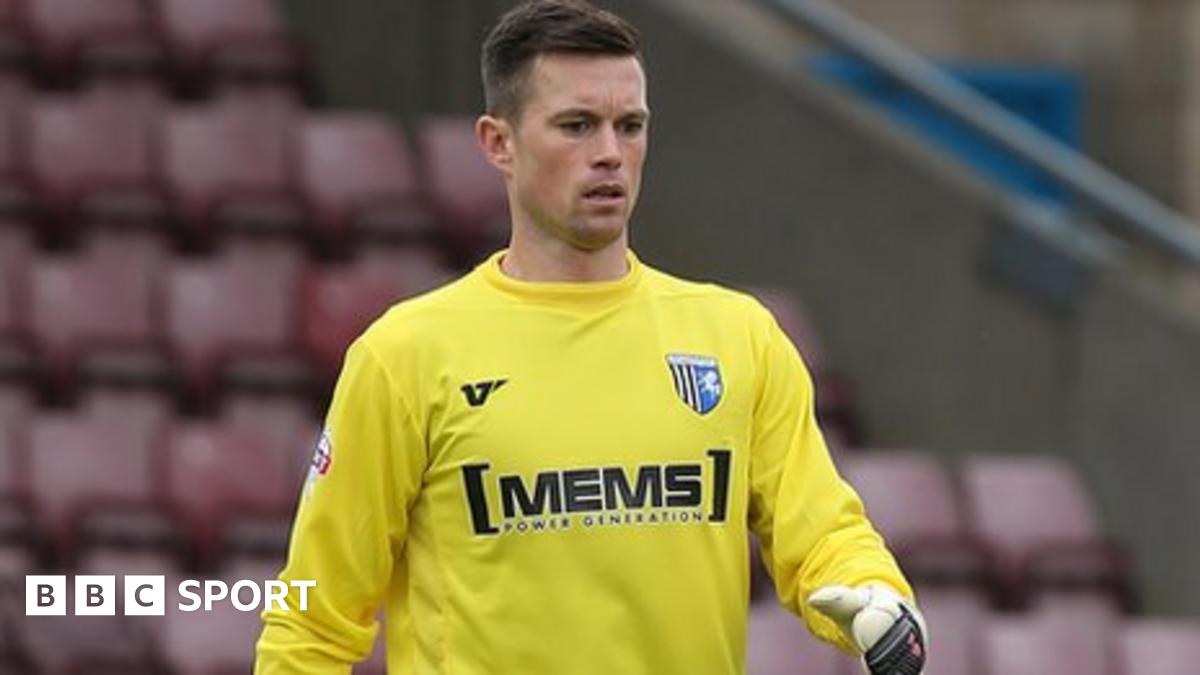 Stuart Nelson 'had to fight' to remain at Gillingham - BBC Sport