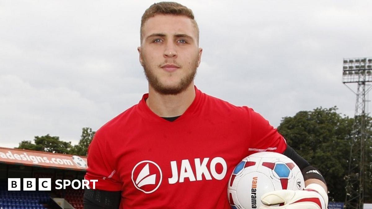 Mark Smith: Aldershot Town bring in former Brentford goalkeeper - BBC Sport