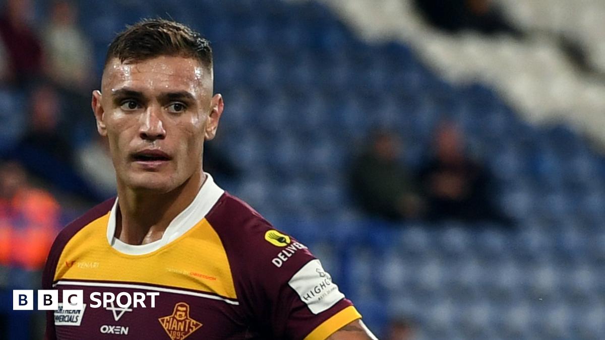 Danny Levi: Huddersfield Giants release hooker 12 months early on ...