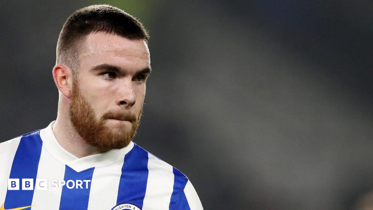 Aaron Connolly: Hull City sign Brighton forward on loan - BBC Sport