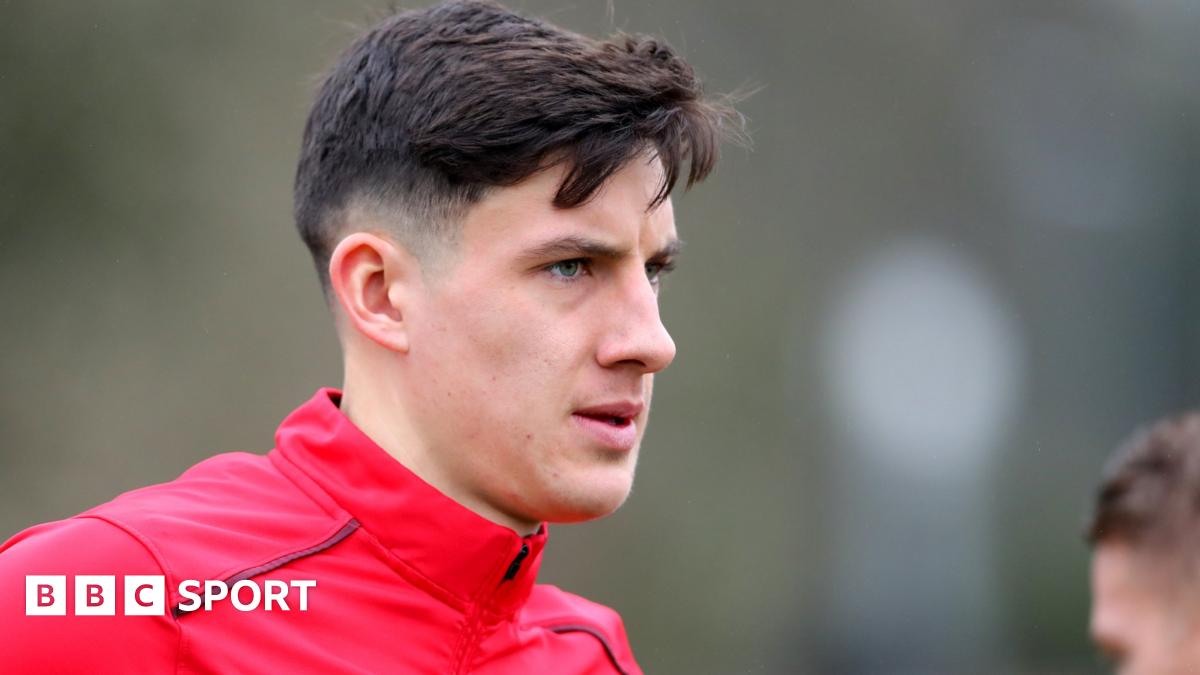 St Mirren sign Alfie Jones on loan from Southampton - BBC Sport