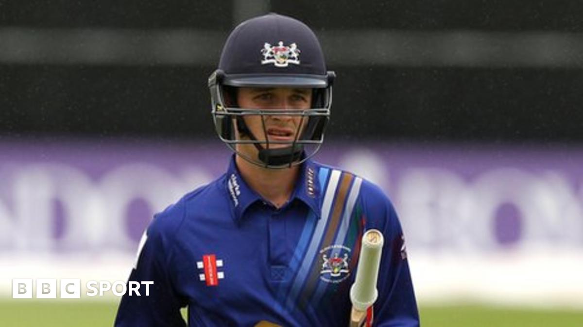 Gloucestershire: Gareth Roderick signs new three year contract - BBC Sport