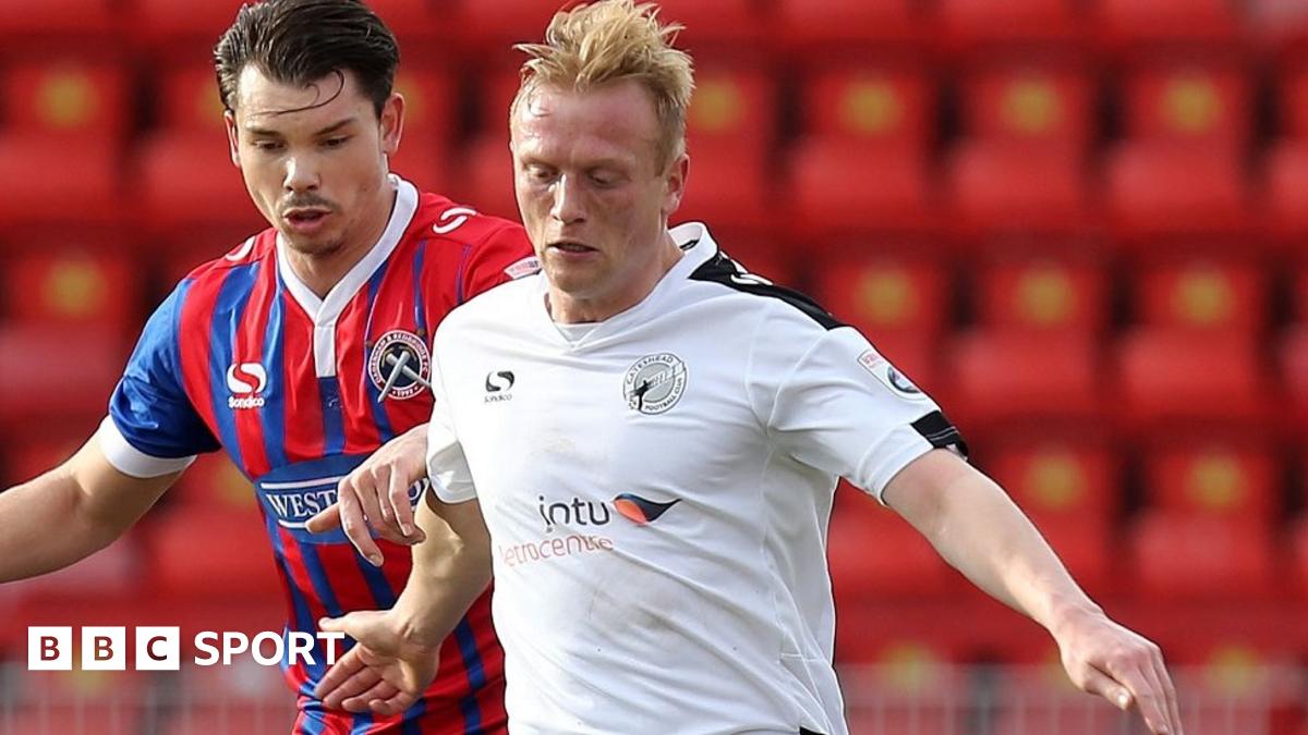 Wrexham 0-2 Gateshead - BBC Sport