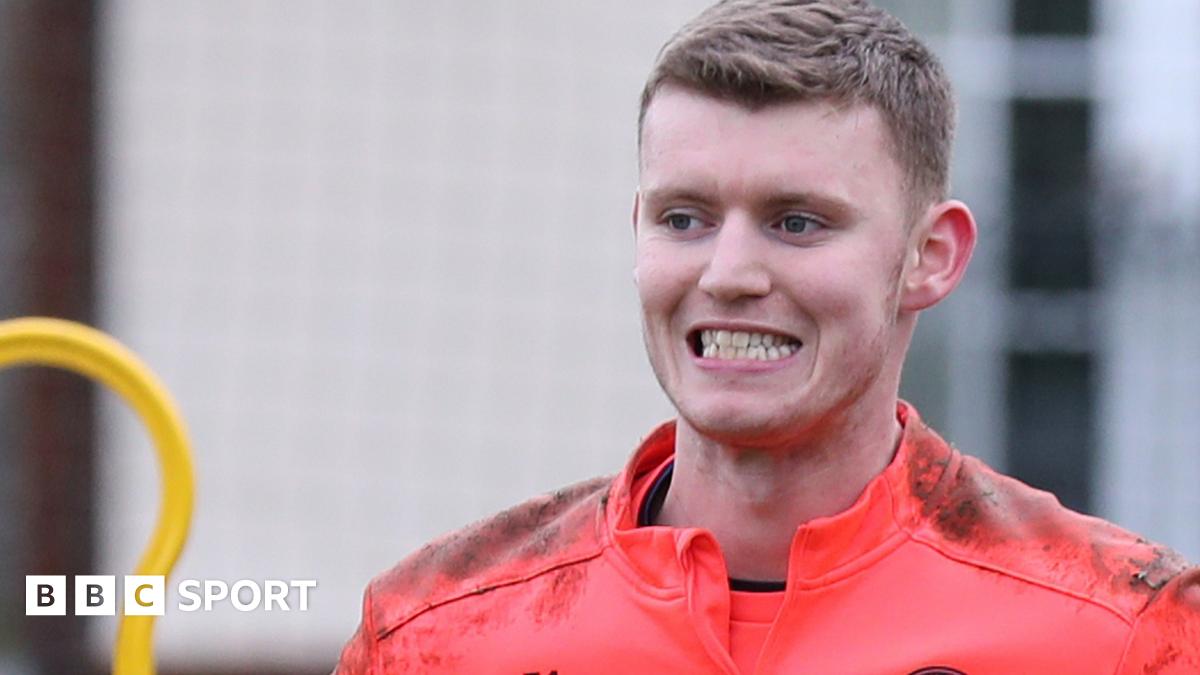 Joe Hilton: Fleetwood sign Blackburn keeper on emergency loan - BBC Sport