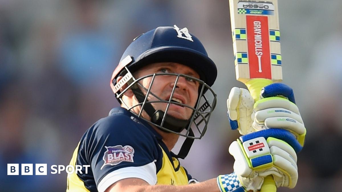 One-Day Cup: Will Porterfield hits 100 as Bears beat Sussex - BBC Sport