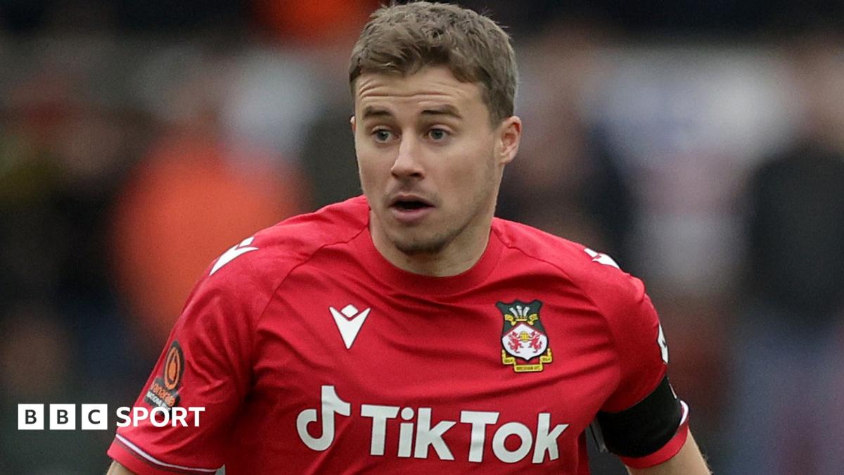 Wrexham 2-0 Aldershot Town: Paul Mullin and James Jones put Dragons on ...