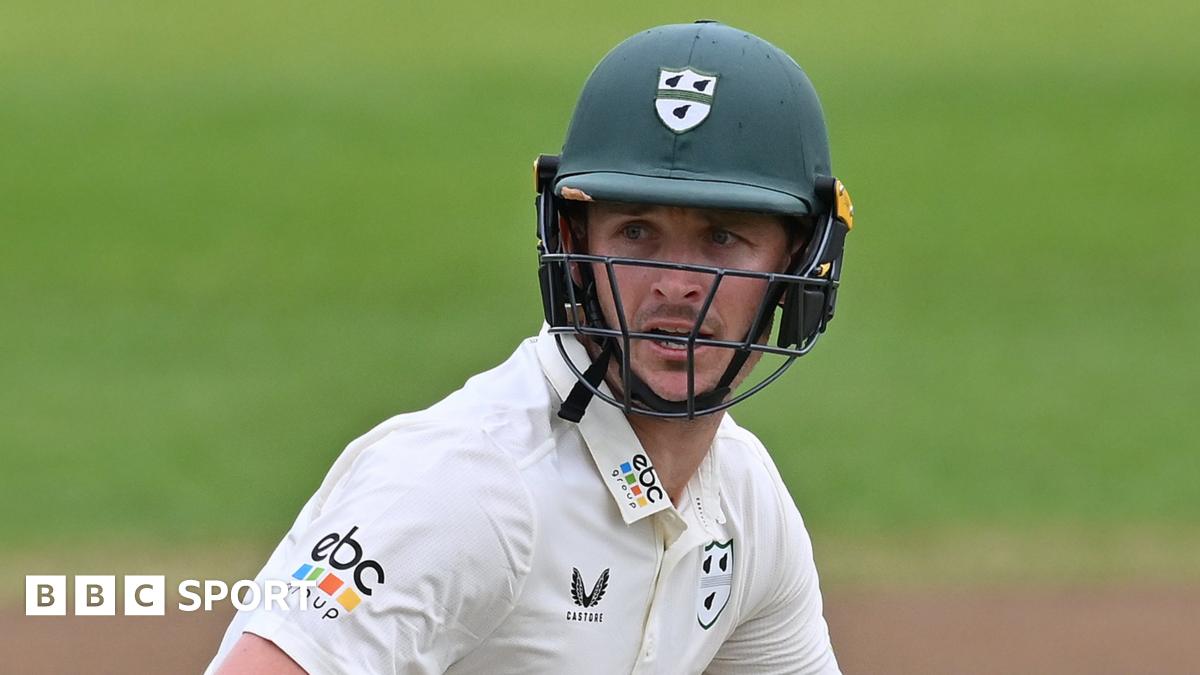 Gareth Roderick: Worcestershire wicketkeeper-batter signs new deal ...