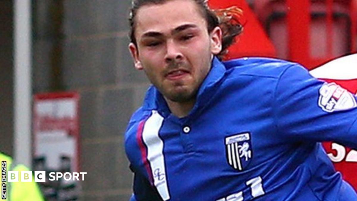Gillingham 3-0 Bradford City - BBC Sport