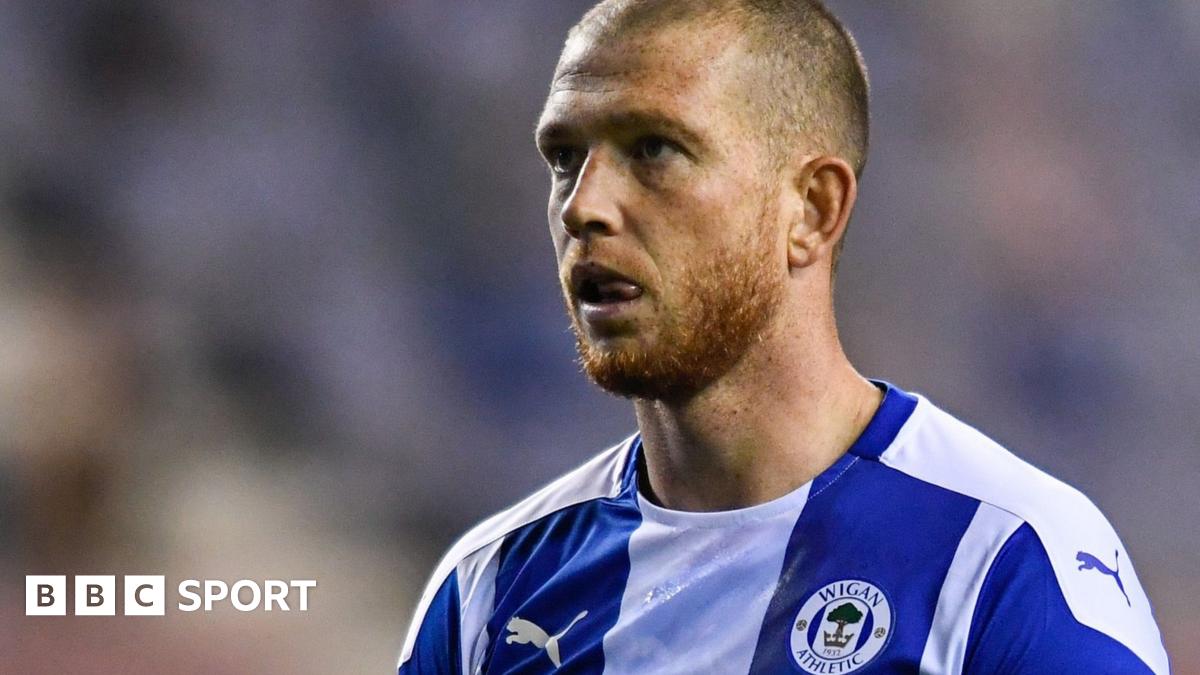 Joe Garner: Fleetwood Town sign forward after Apoel exit - BBC Sport