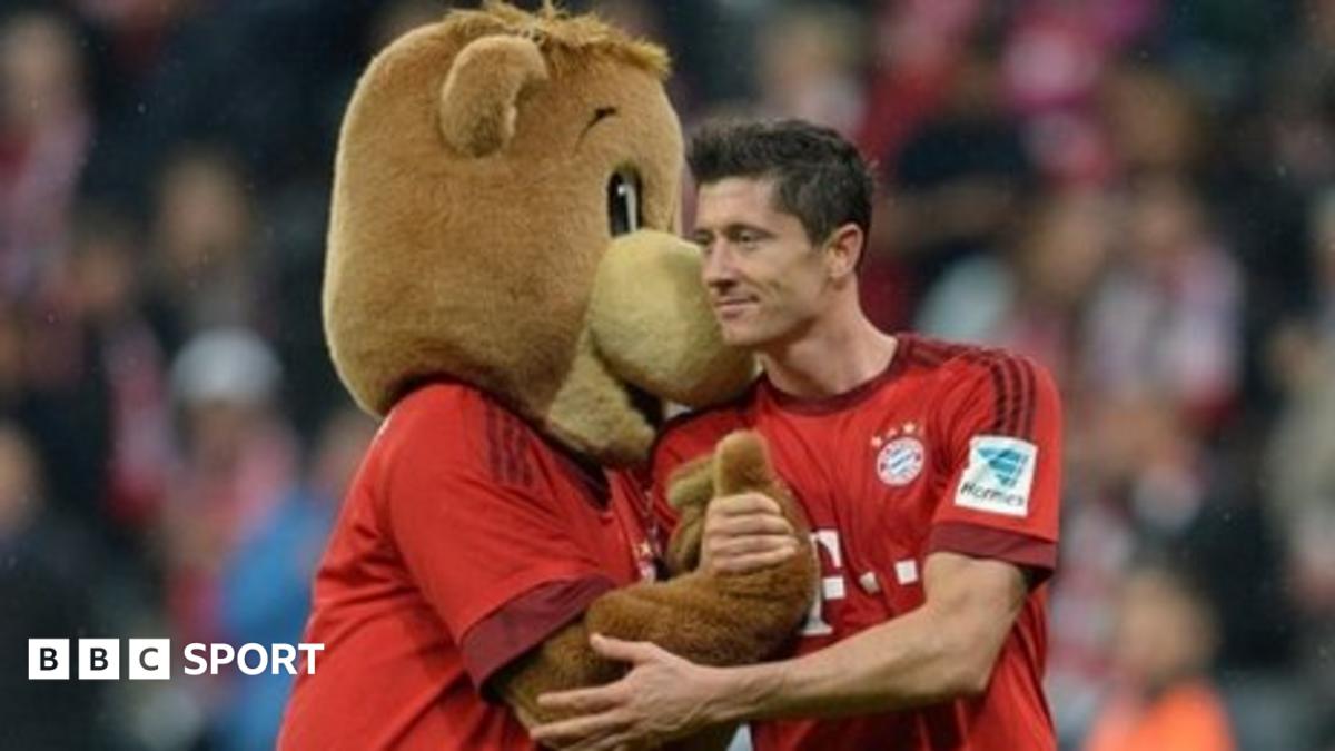 Robert Lewandowski: More goals in nine minutes than Liverpool - BBC Sport