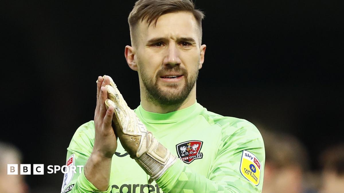 Gary Woods: Exeter City goalkeeper signs new contract - BBC Sport