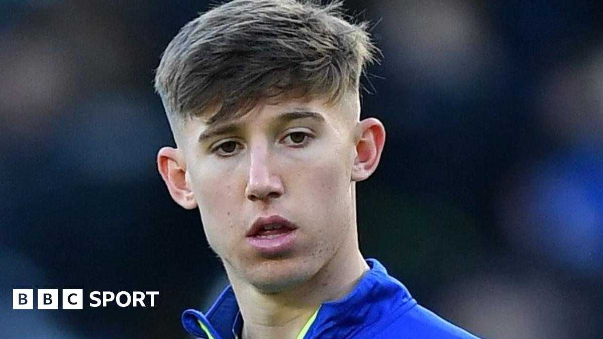 Josh Austerfield: Crewe sign Huddersfield midfielder on loan - BBC Sport