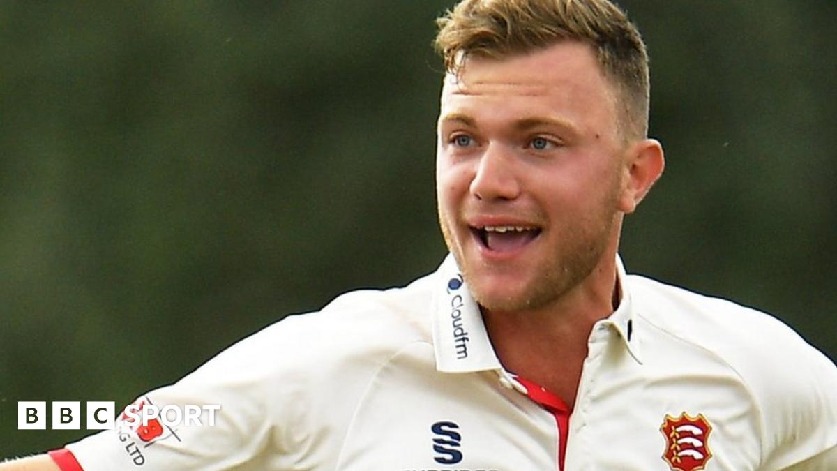 Sam Cook: Essex fast bowler signs extended contract with county ...