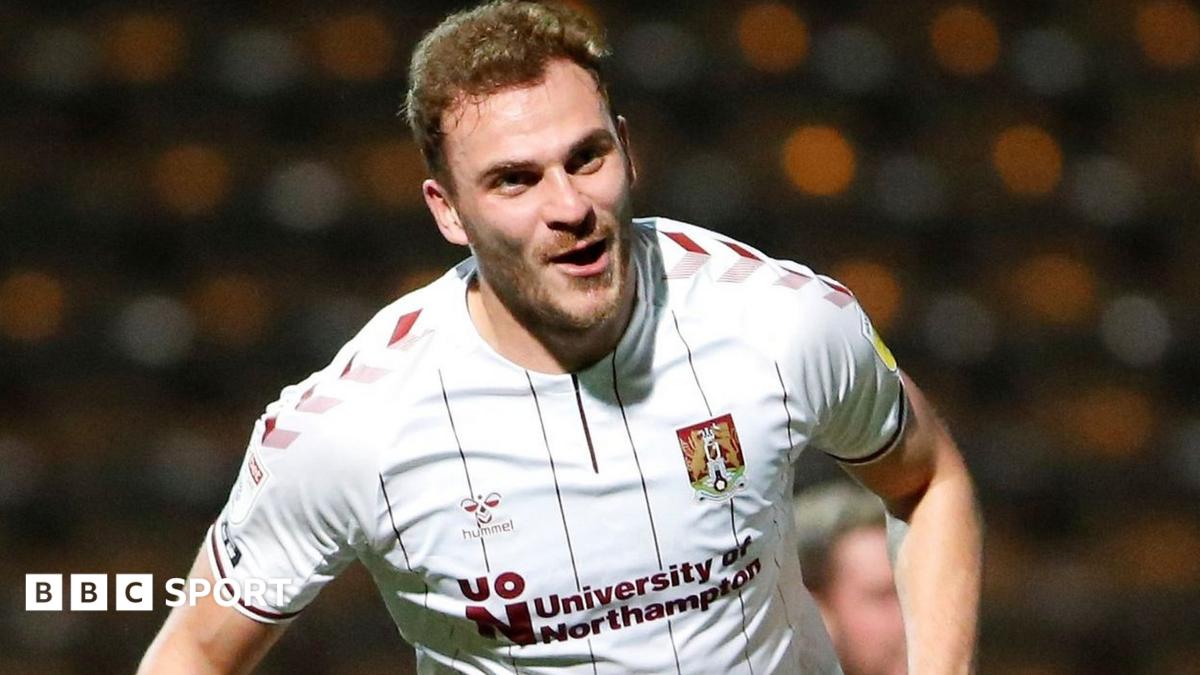 Harry Smith: Leyton Orient sign striker from Northampton Town - BBC Sport