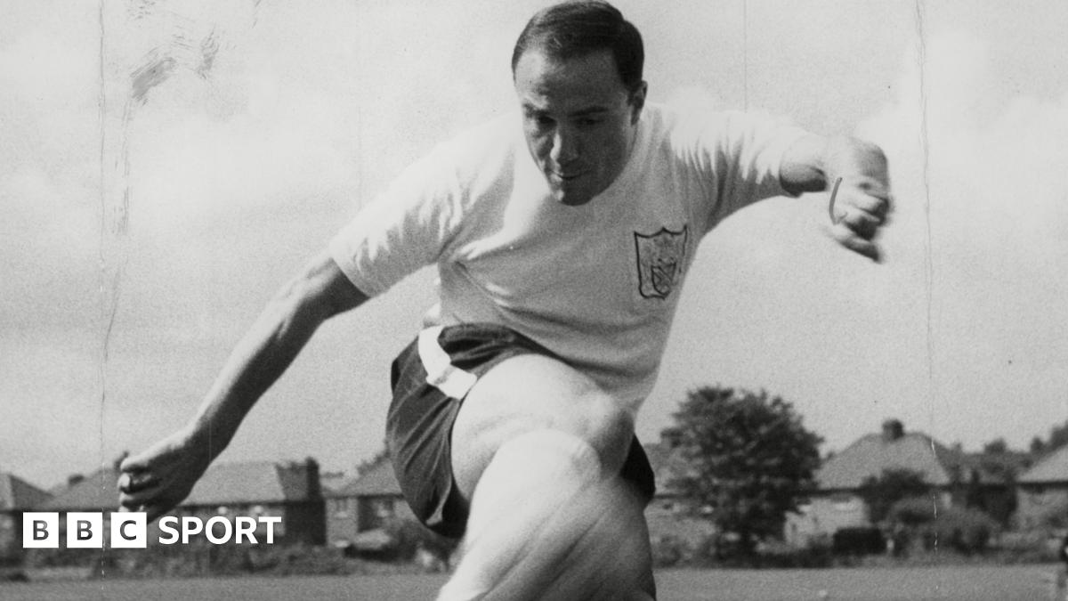 George Cohen dies: Fulham great and 'England's greatest right-back ...