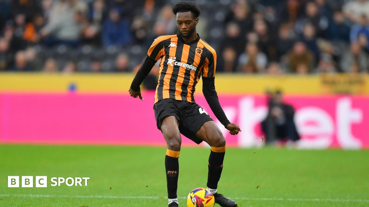 Abu Kamara: Hull City forward apologies for social media post - BBC Sport