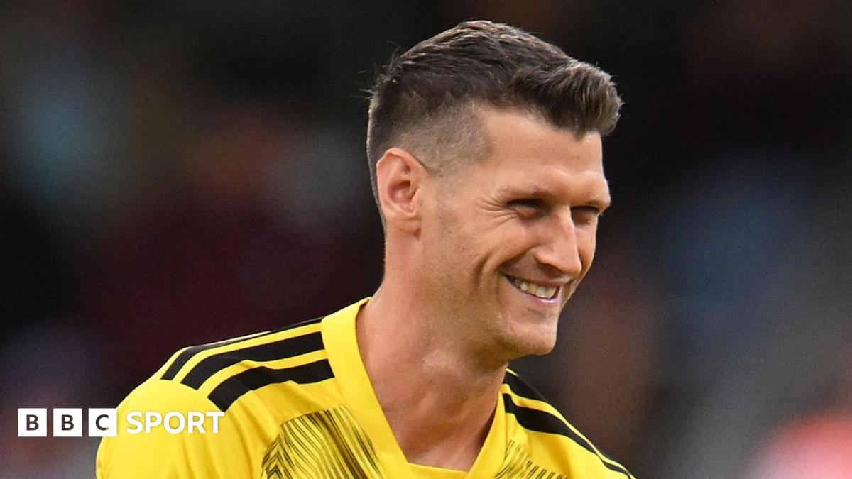 David Payne: Gloucestershire bowler signs new contract until 2028 - BBC ...