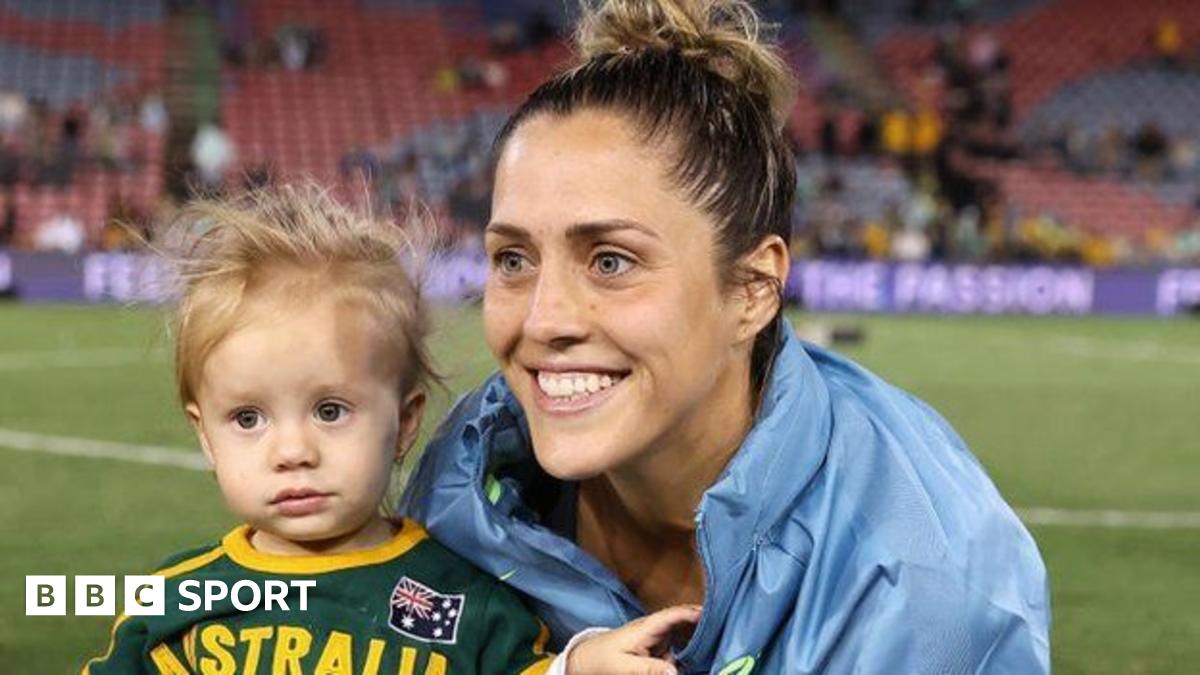 Women's football clubs to receive guidelines for supporting mums - BBC ...