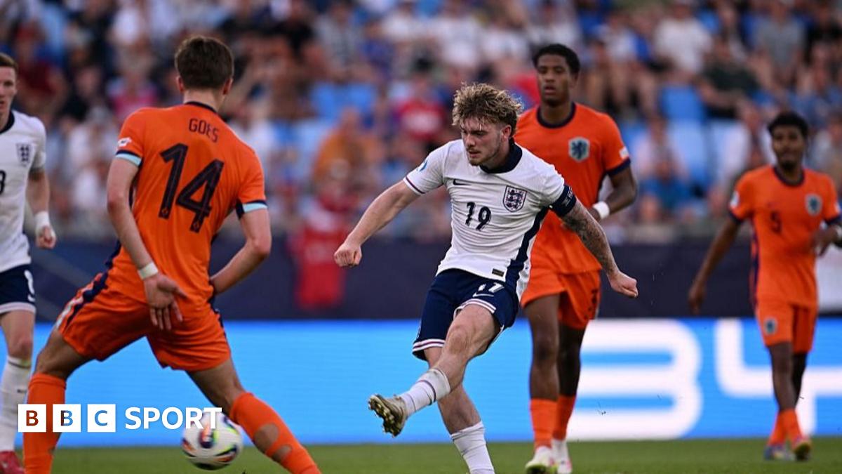 Liverpool news: Joe Cole heaps praise on Harvey Elliott - BBC Sport