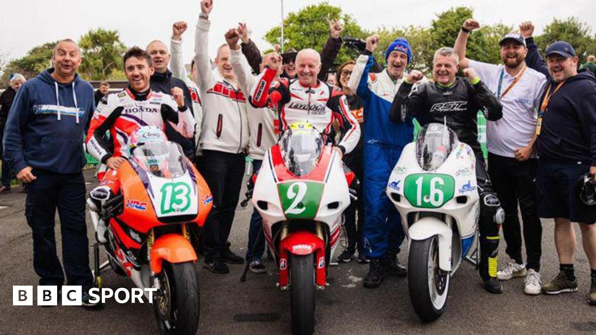 Manx Grand Prix: Ian Lougher grabs late Lightweight win - BBC Sport