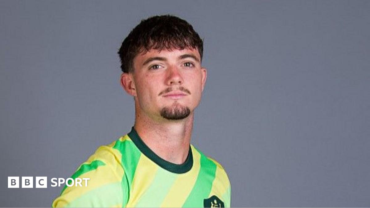 Man Utd: Overy sits out Aussie U-20 World Cup opener - BBC Sport