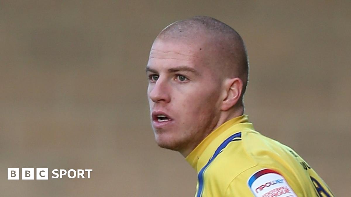 Welsh Cup: TV winner Nathan Craig in Caernarfon Town final push - BBC Sport