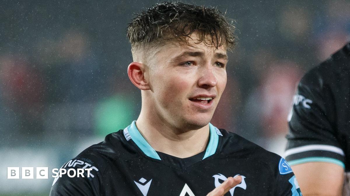Dan Edwards: Wales Under-20s fly-half signs new Ospreys contract - BBC ...