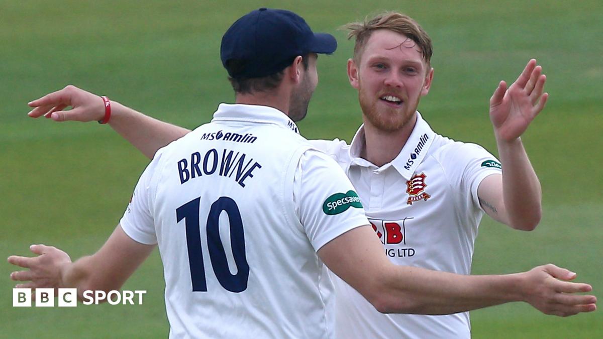 Essex v Hampshire: Jamie Porter stars as hosts win by an innings - BBC ...