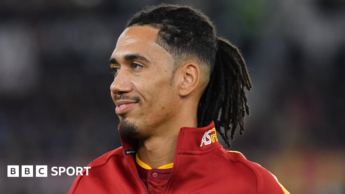 Chris Smalling: Ex-Manchester United defender signs new contract with Roma - BBC Sport