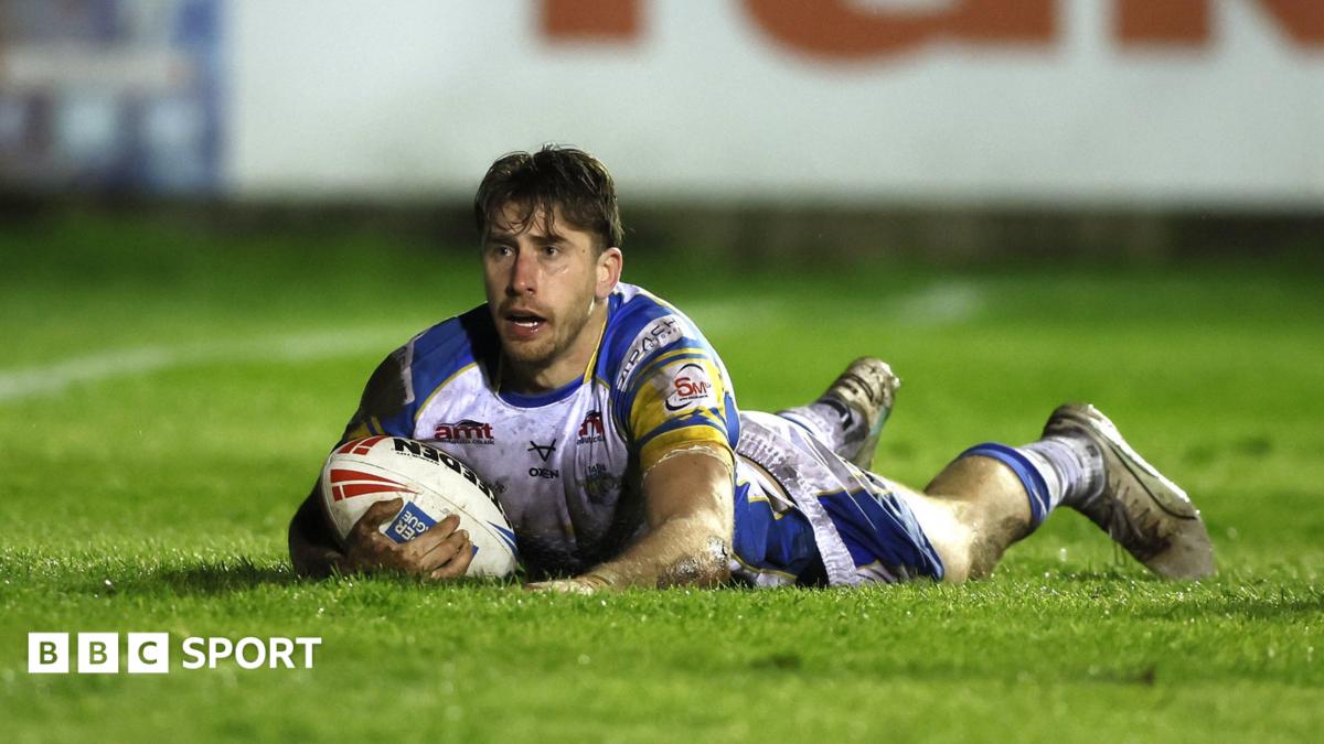 Super League: Castleford Tigers 6-26 Leeds Rhinos - Visitors extend ...